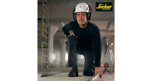 The world's first work trousers with built-in, certified kneepads - FMJ
